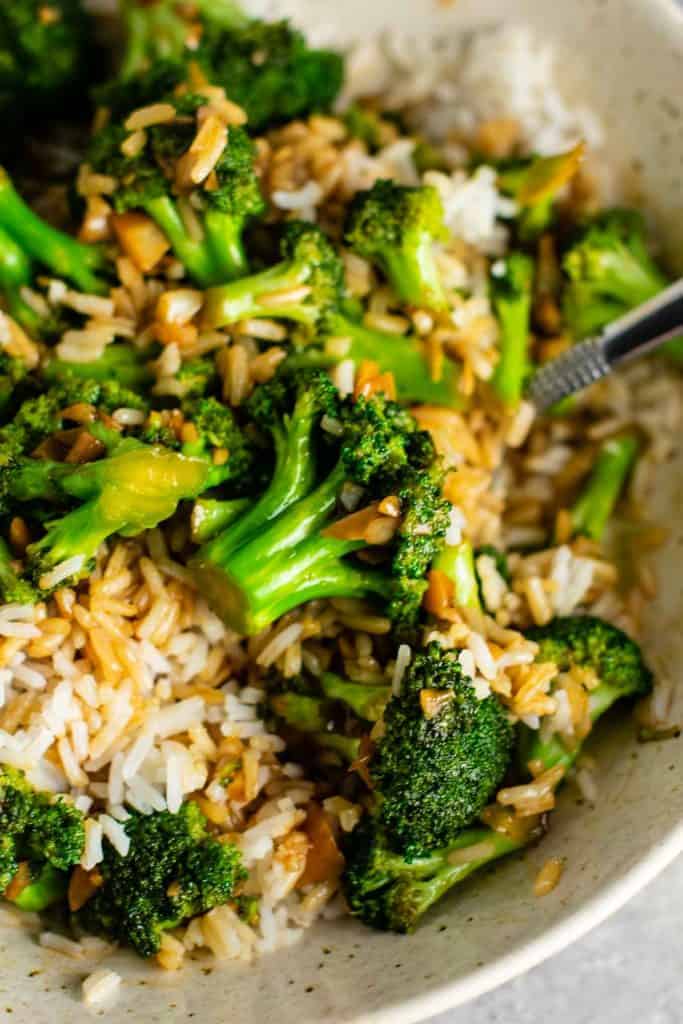 Broccoli with Garlic Sauce Recipe - Build Your Bite