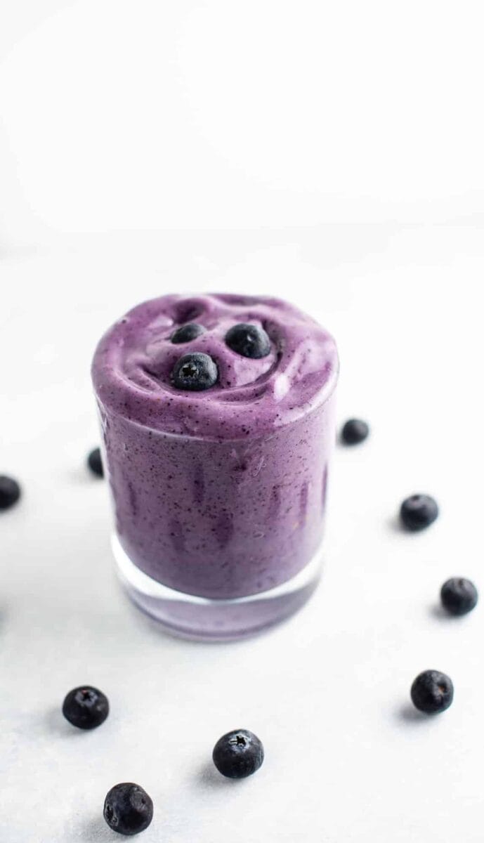Blueberry Banana Smoothie Recipe - Build Your Bite