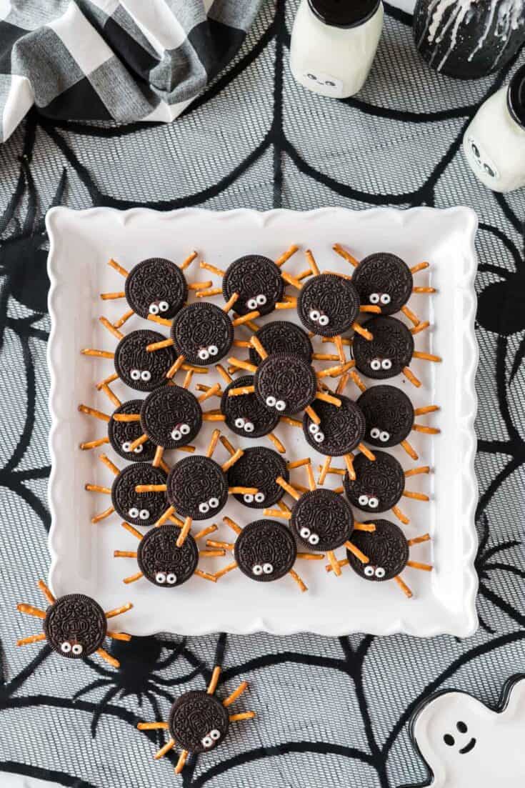 Easy Oreo Spiders for Halloween - Build Your Bite