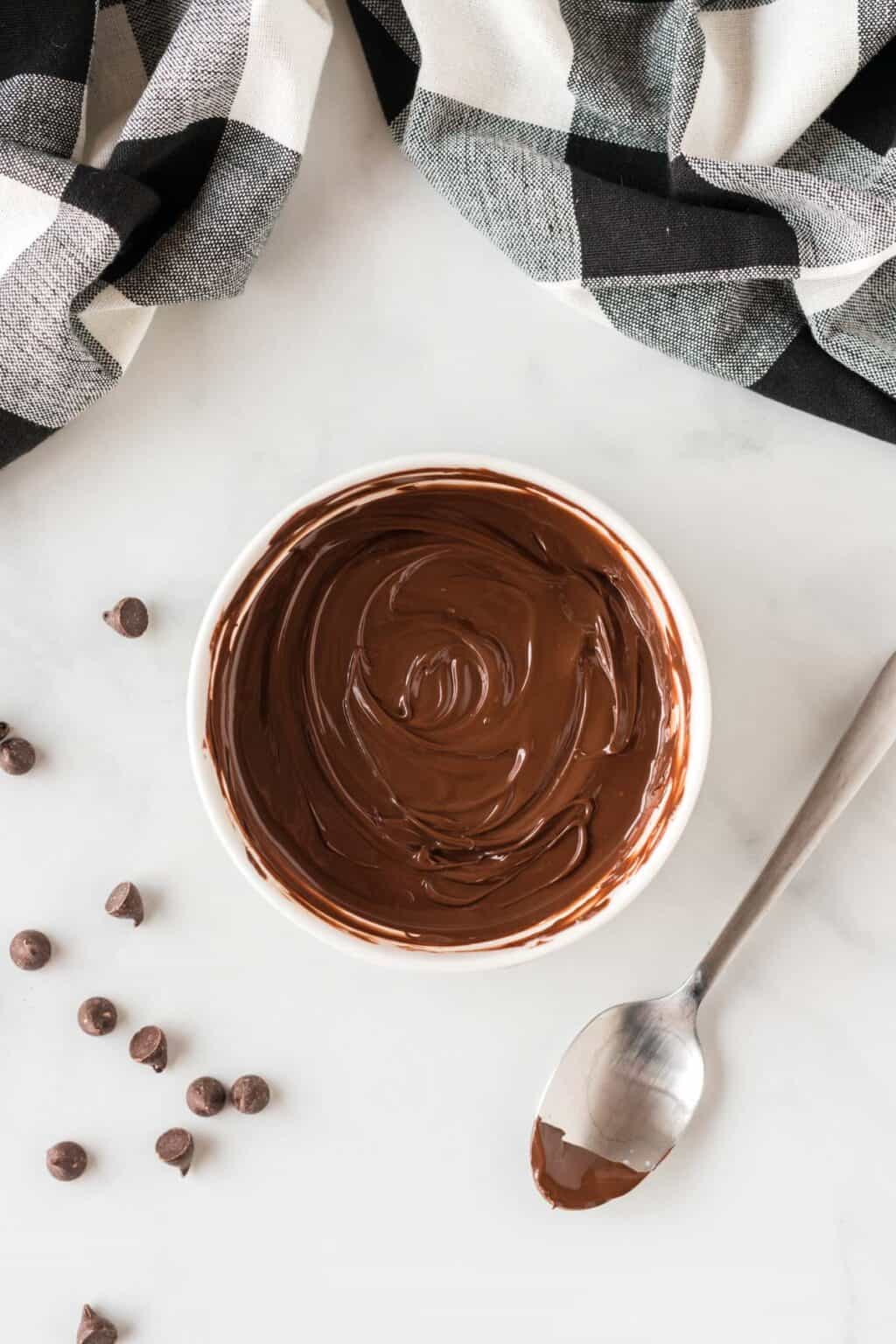 Easy Oreo Spiders for Halloween - Build Your Bite