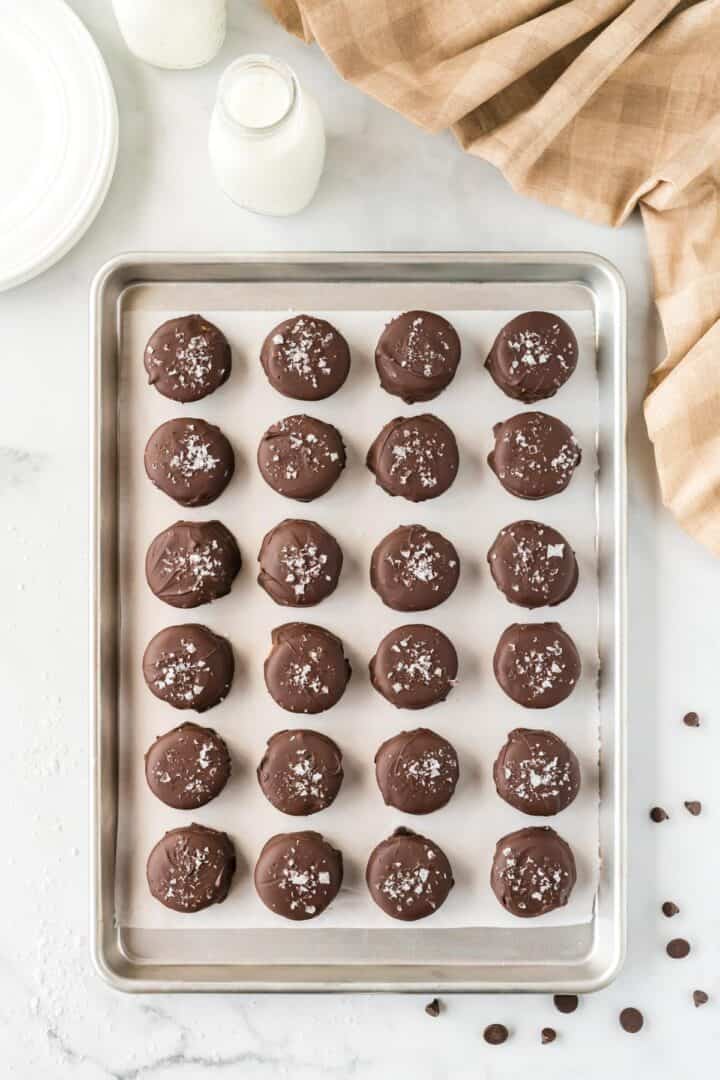 Easy Ritz Cracker Cookies Recipe - Build Your Bite