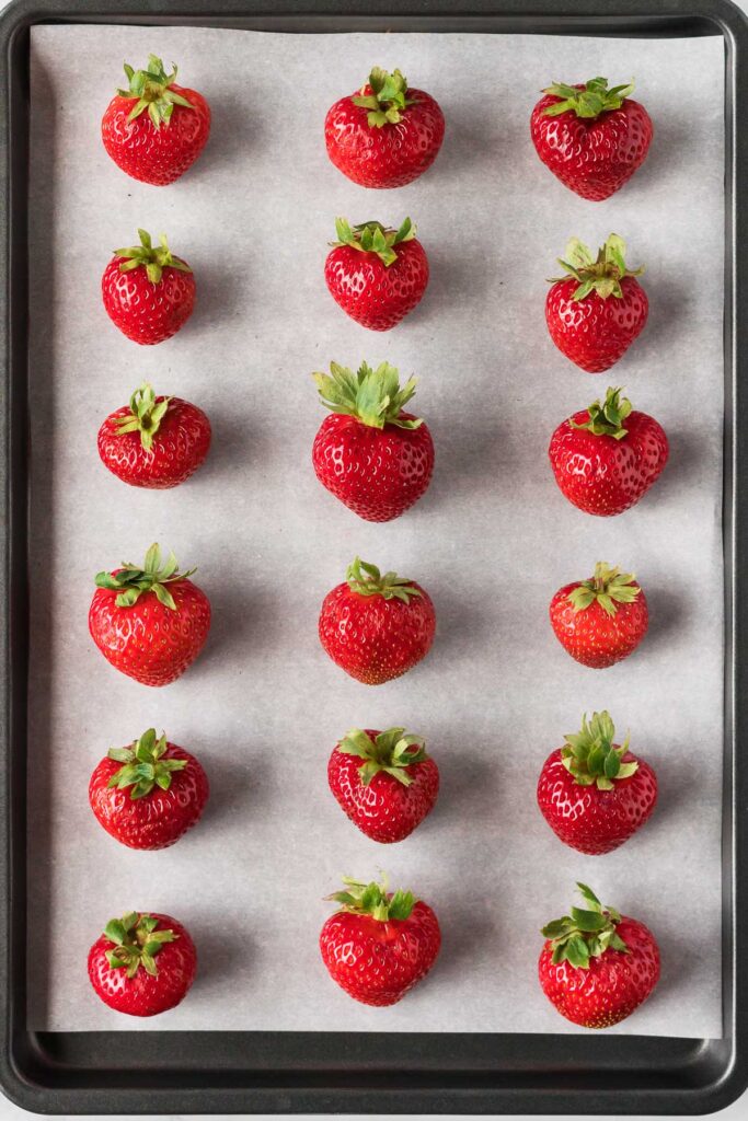 Strawberry Ghosts Recipe for Halloween - Build Your Bite