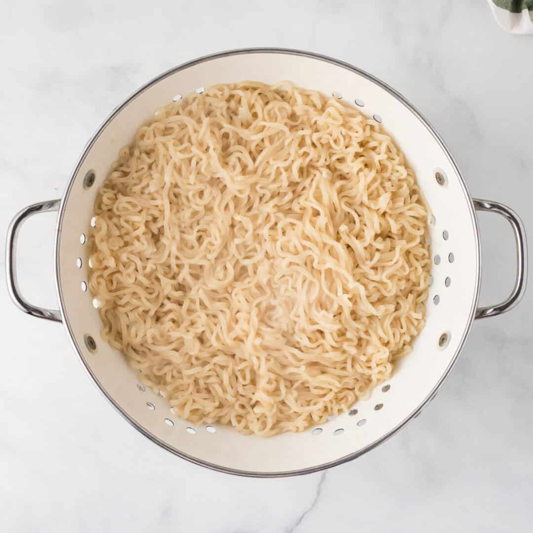 Sesame Garlic Ramen Noodles - Build Your Bite