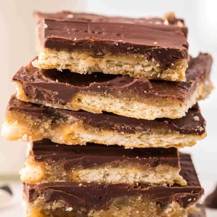 Christmas Ritz Cracker Toffee Recipe - Build Your Bite